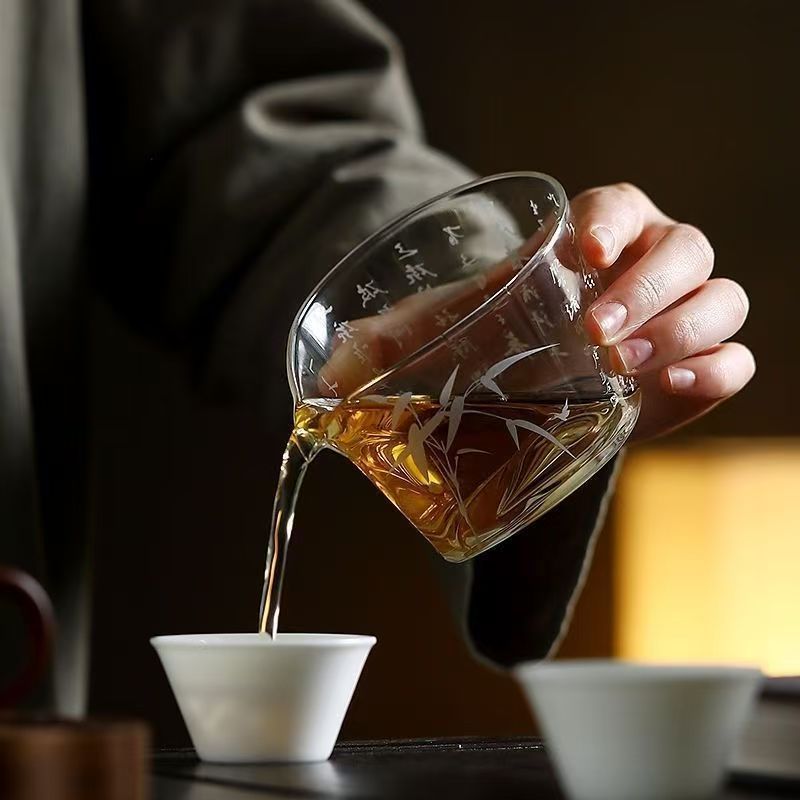 Glass Tea Pitcher with Drip-Free Spout - Chinese Tea